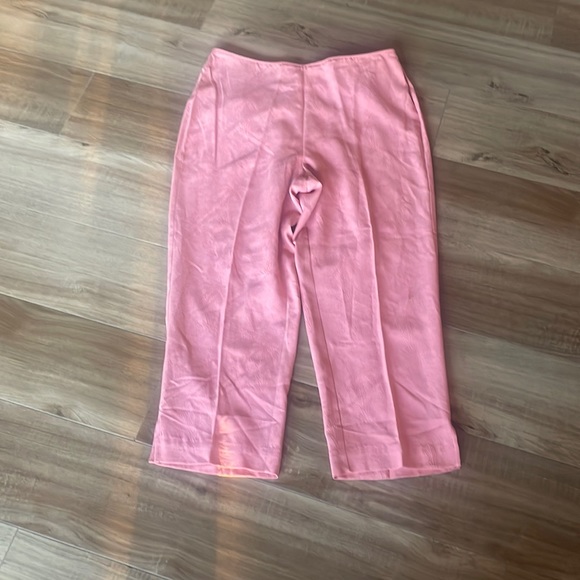 Tommy Bahama | Pants & Jumpsuits | Tommy Bahama 0 Silk Capris | Poshmark